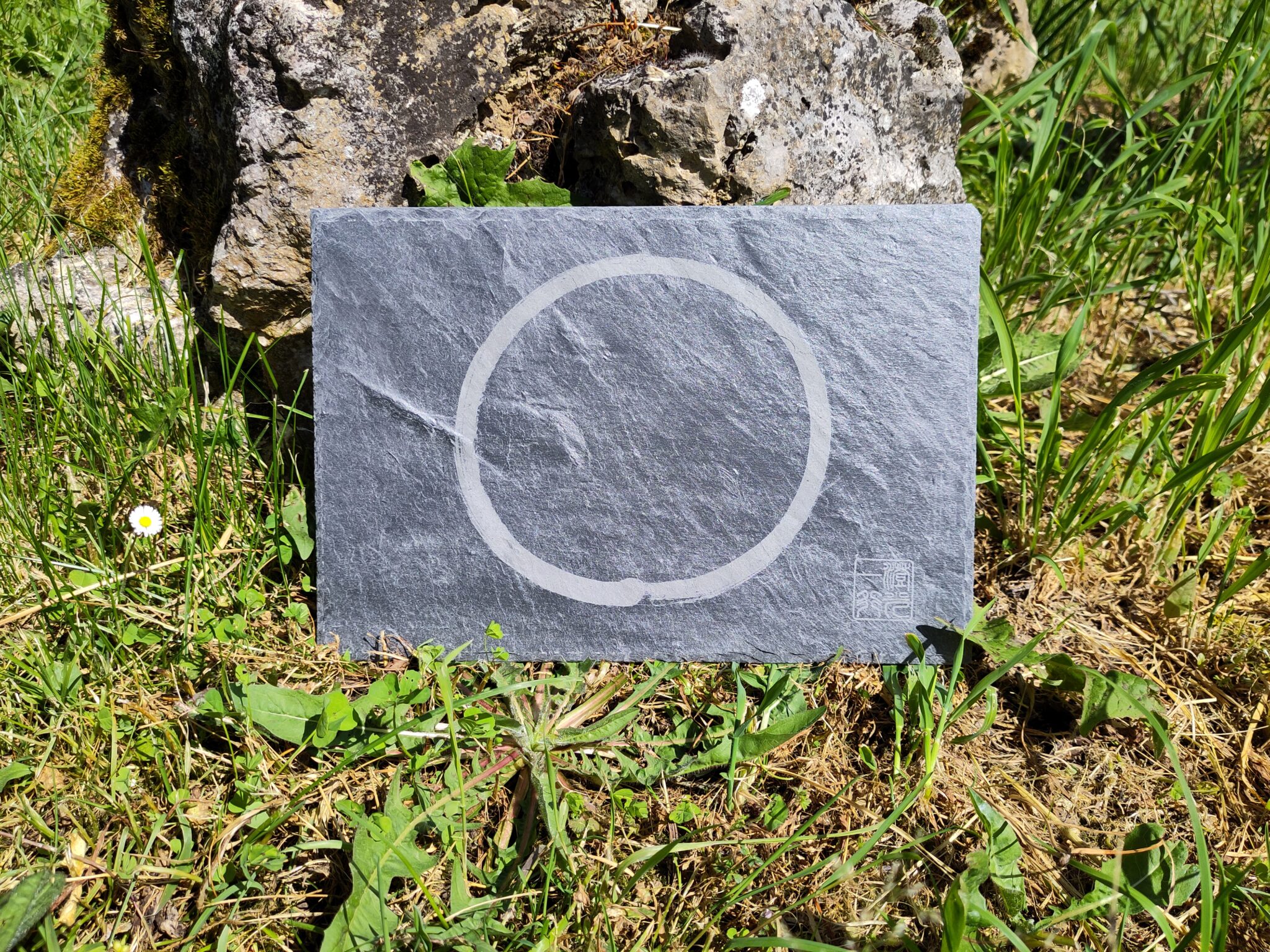 Zen Cercle | Thich Nhat Hanh's Calligraphy on Slate